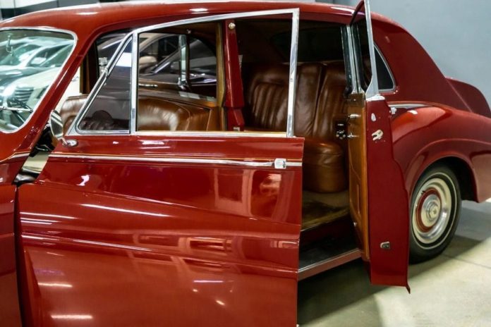 Roy Clark’s Roller: Ex-Roy Clark Rolls-Royce Limo To Be Sold